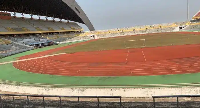 Rénovation du Stade de Nongo : à peine entamés, les travaux à l'arrêt ...